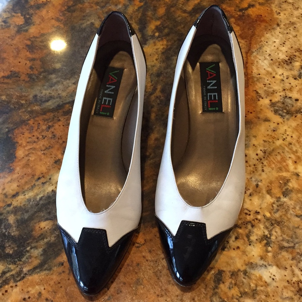 Van Eli Black And White Low Heel Spats Style Pumps - Gem